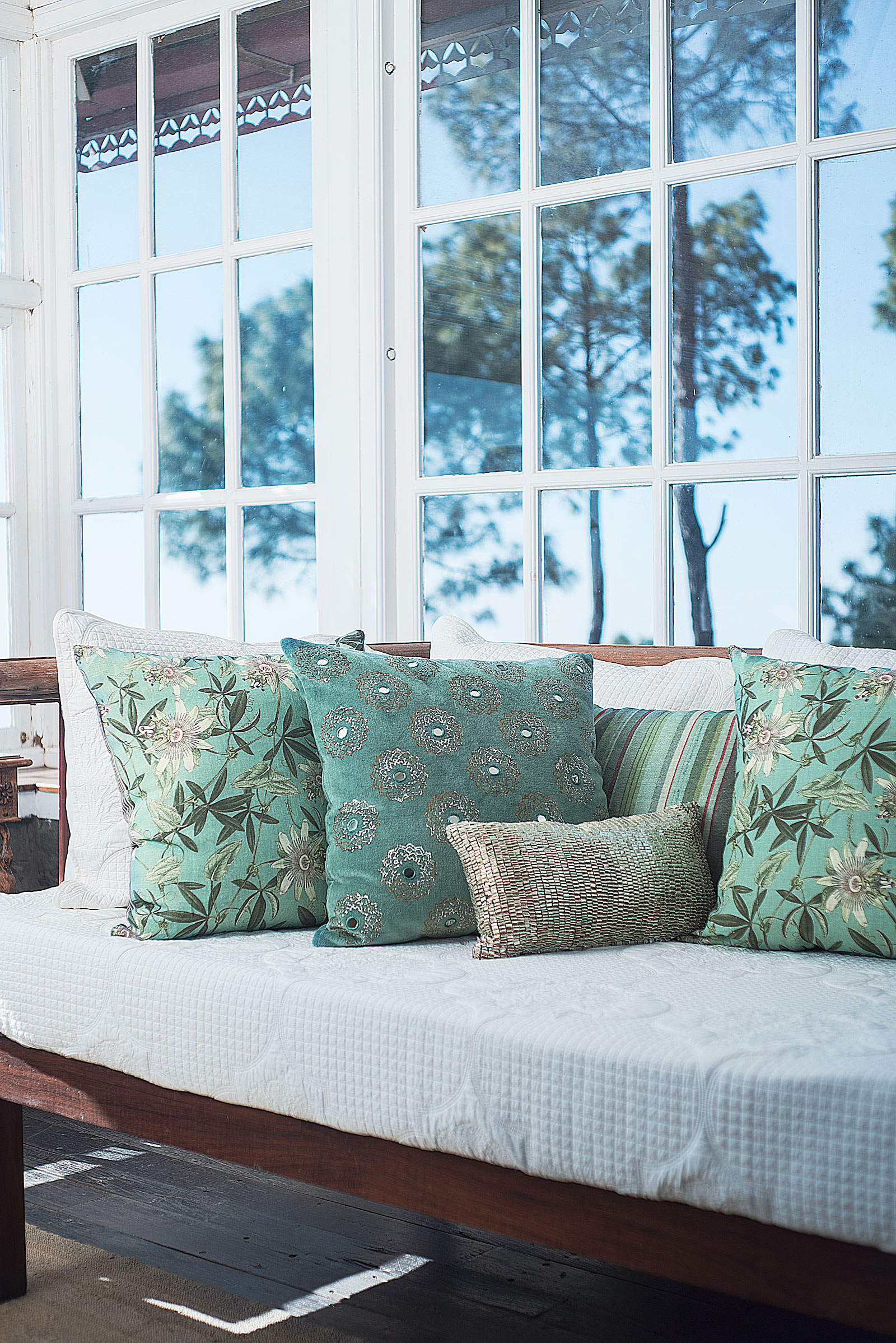 Good Earth – Stylish Sustainable Luxury Retail | Goodearth.in